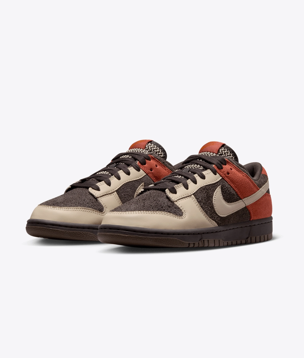 Nike - Elevate your sneaker game with the trendy Nike DUNK LOW "RED ...