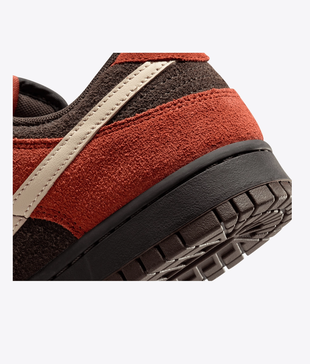 Nike - Elevate your sneaker game with the trendy Nike DUNK LOW "RED ...