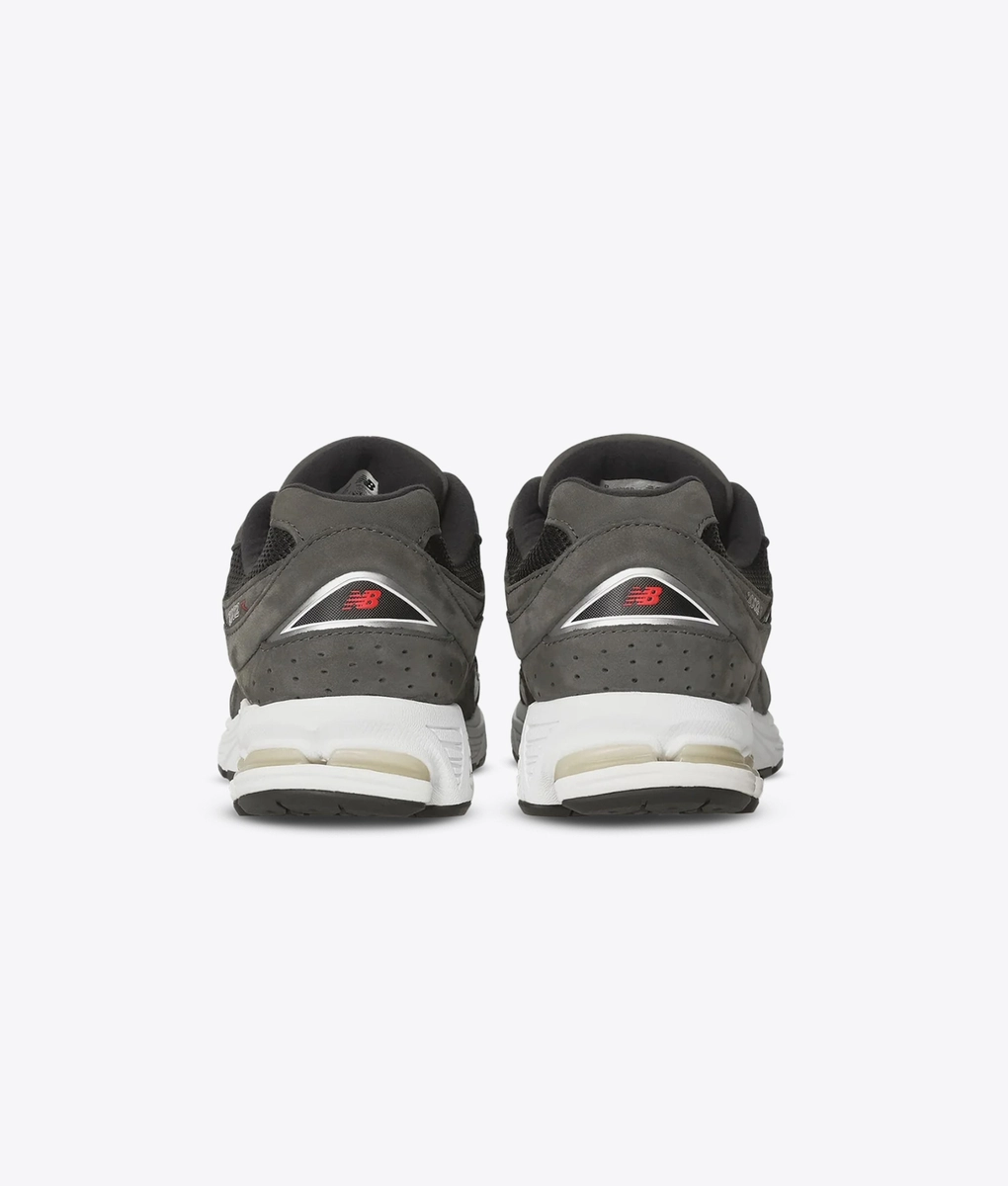 New Balance - NEW BALANCE 2002R RAVEN l BUY Men's Sneakers Online at VegNonVeg - VegNonVeg