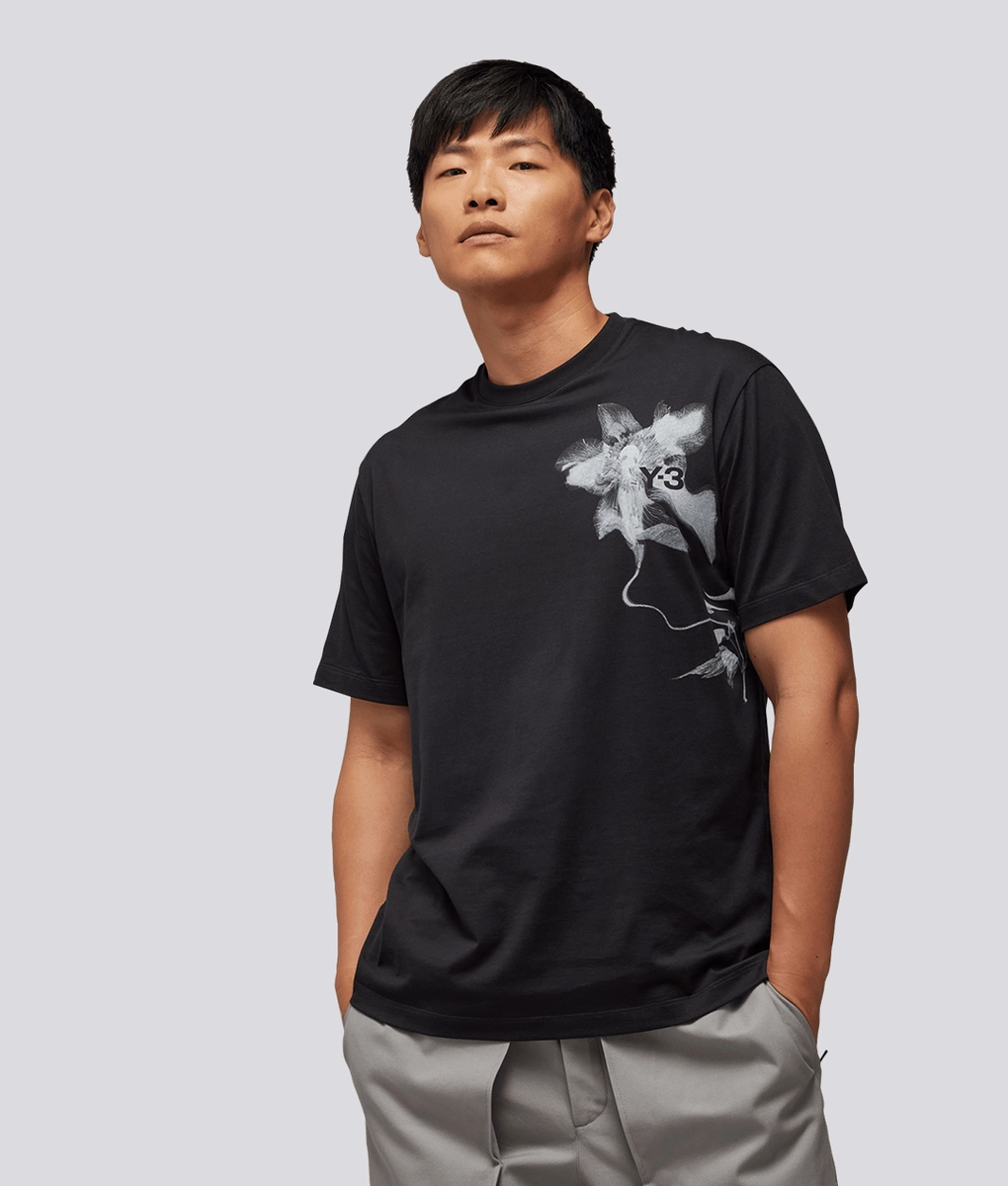 Y-3 - Y-3 GRAPHIC SHORT SLEEVE BLACK TEE l Buy Men's Tee Online at ...