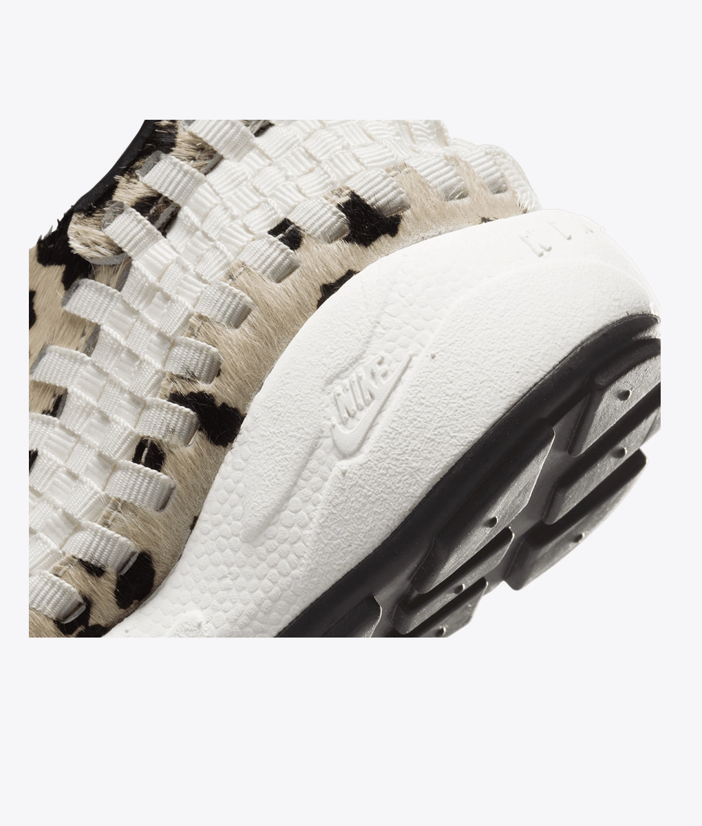 Nike - NIKE AIR FOOTSCAPE WOVEN SAIL/BLACK l BUY Unisex Sneakers Online ...