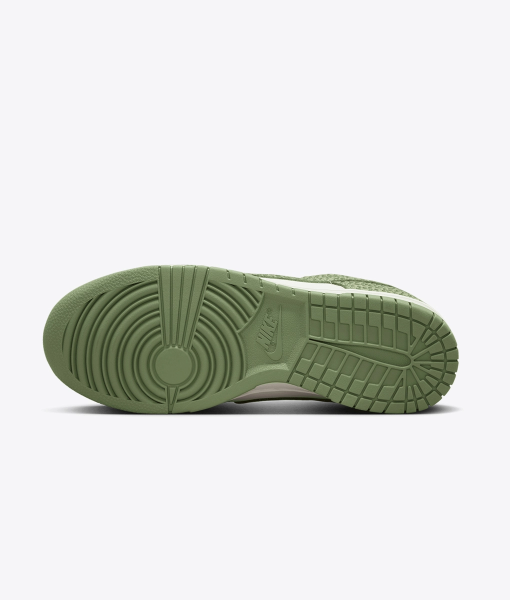 Nike - Dunk Low Premium - VegNonVeg