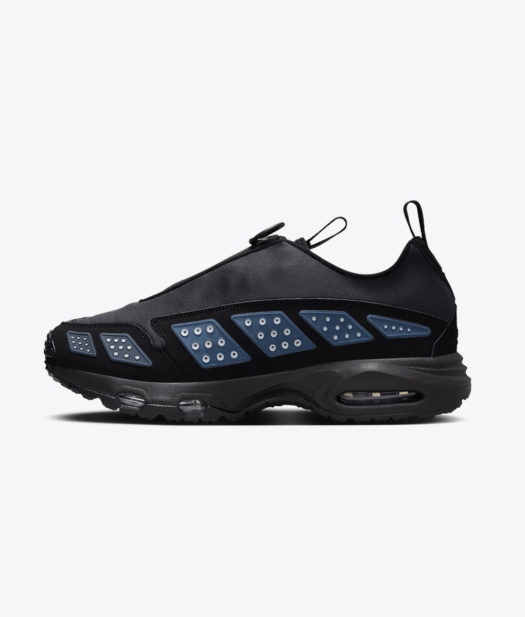 Nike - Air Max Sndr - VegNonVeg