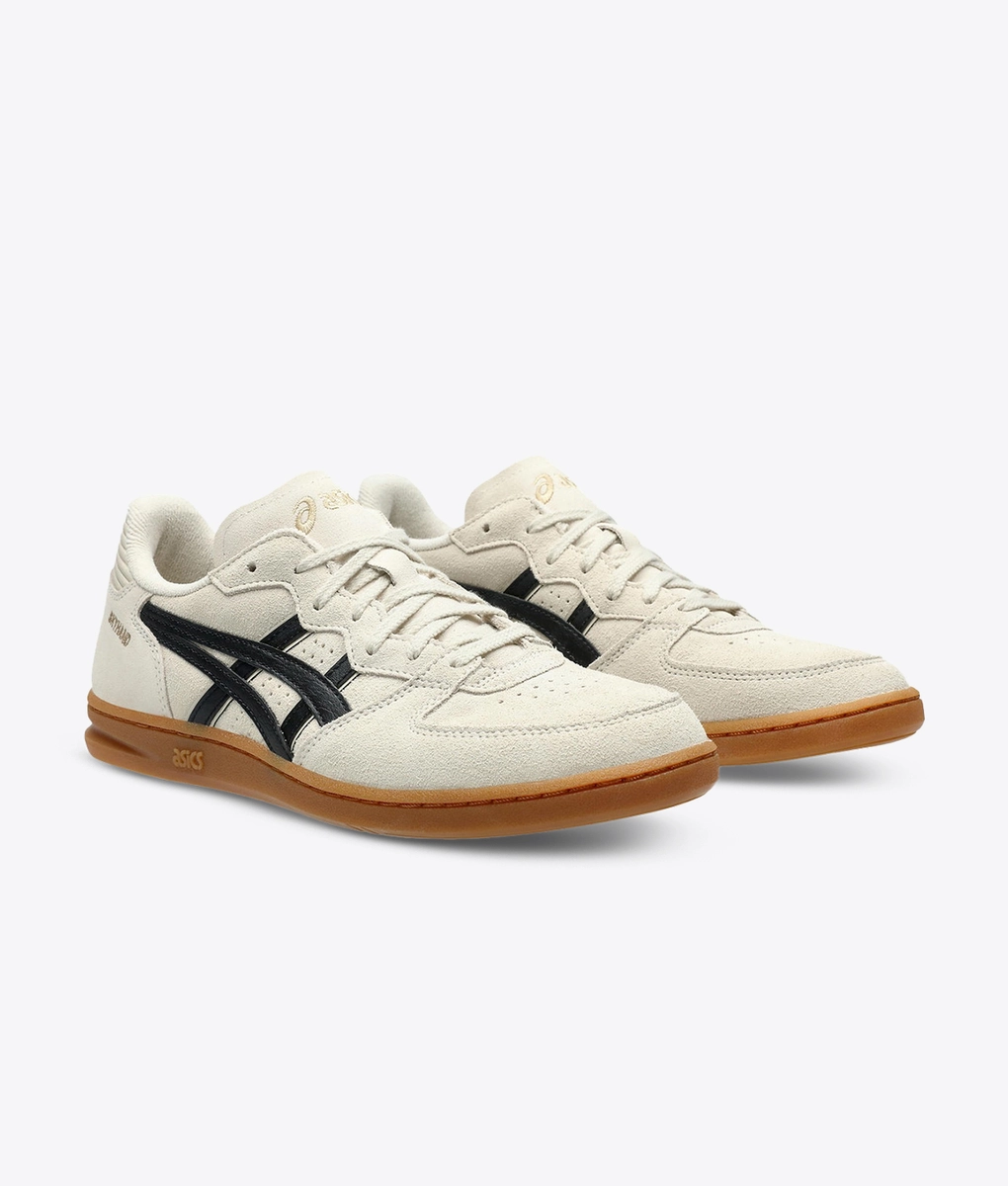 ASICS - ASICS SKYHAND OG OATMEAL/BLACK l BUY Unisex Sneakers Online at ...