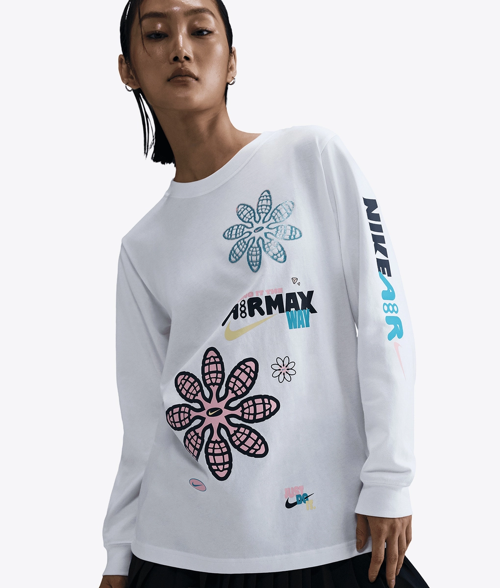 Nike - NIKE SPORTSWEAR AMD LONG SLEEVE GRAPHIC TEE WHITE l Buy Women's ...