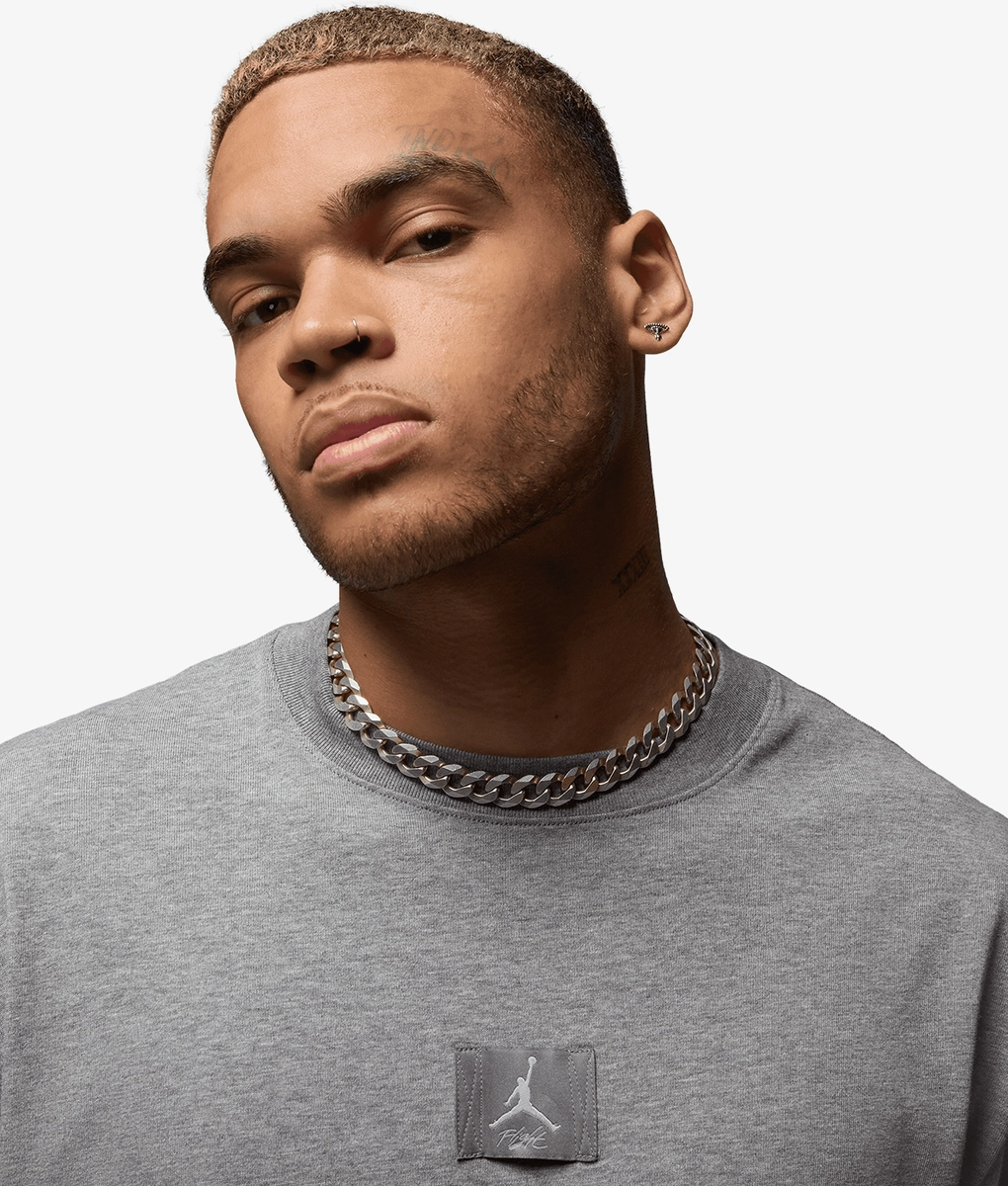 Jordan - JORDAN FLIGHT ESSENTIALS 85 SHORT SLEEVE CREW TEE CARBON ...