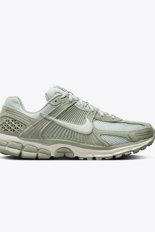 Nike - Zoom Vomero 5 - VegNonVeg