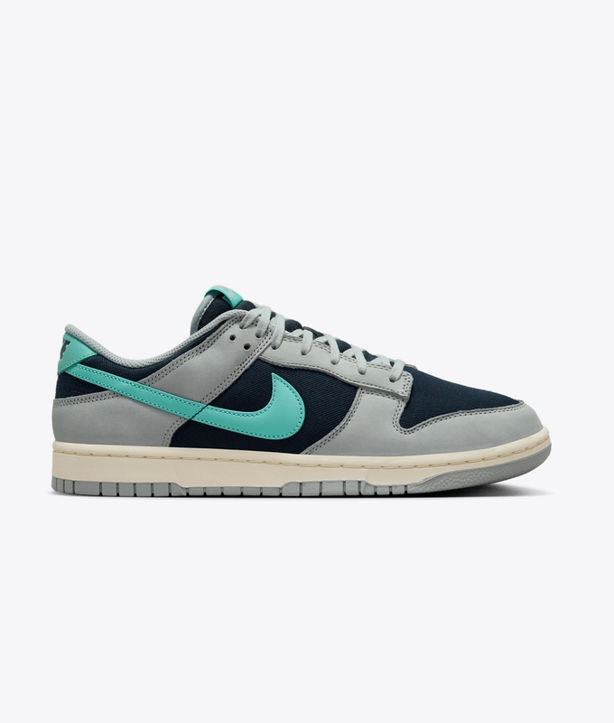 Nike - Dunk Low Retro Premium - VegNonVeg