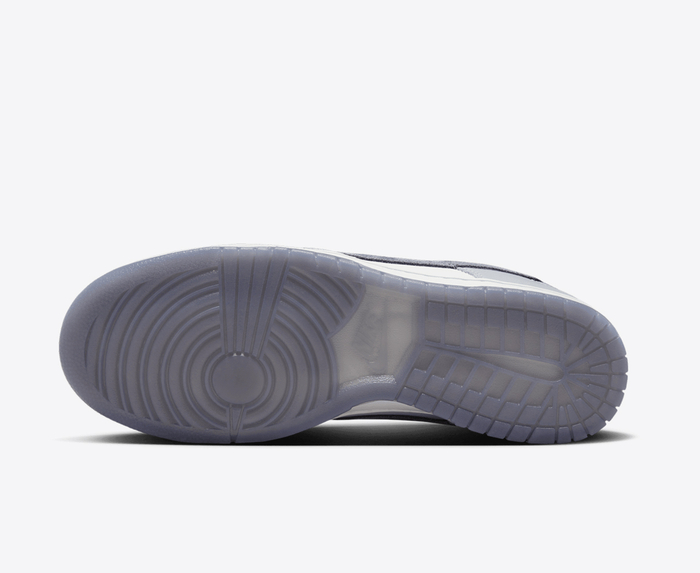 Nike - DUNK LOW RETRO SE 'WHITE/LIGHT CARBON-PLATINUM TINT' - VegNonVeg