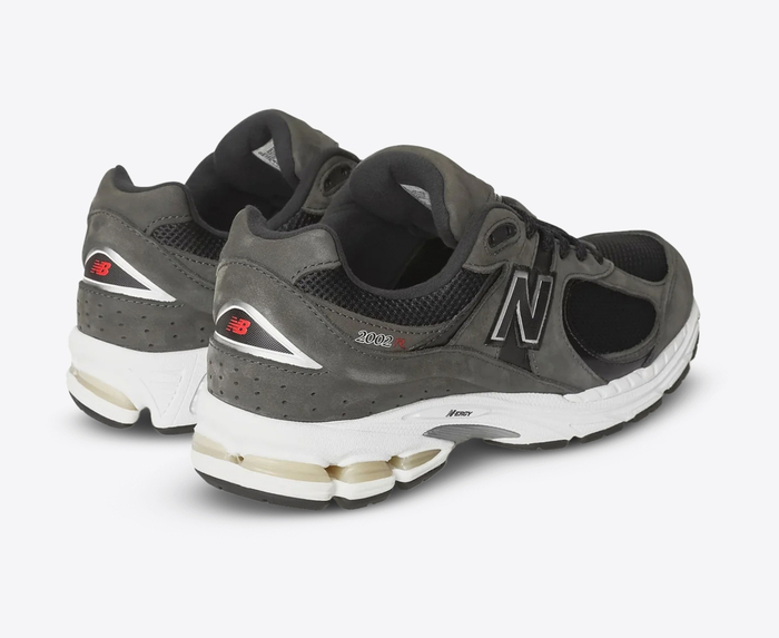 New Balance - 2002R 'RAVEN' - VegNonVeg