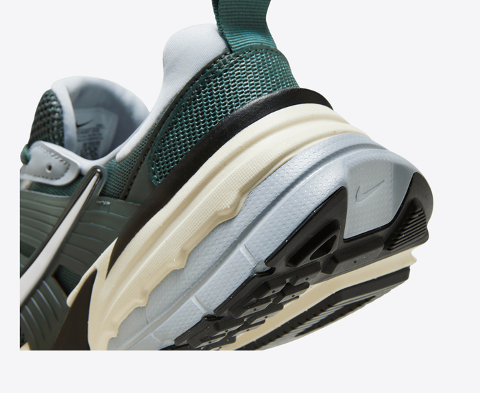 Nike - V2K RUN 'VINTAGE GREEN' - VegNonVeg