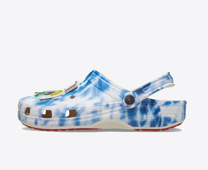 Crocs - X LEVI'S CLASSIC CLOG 'STUCCO' - VegNonVeg